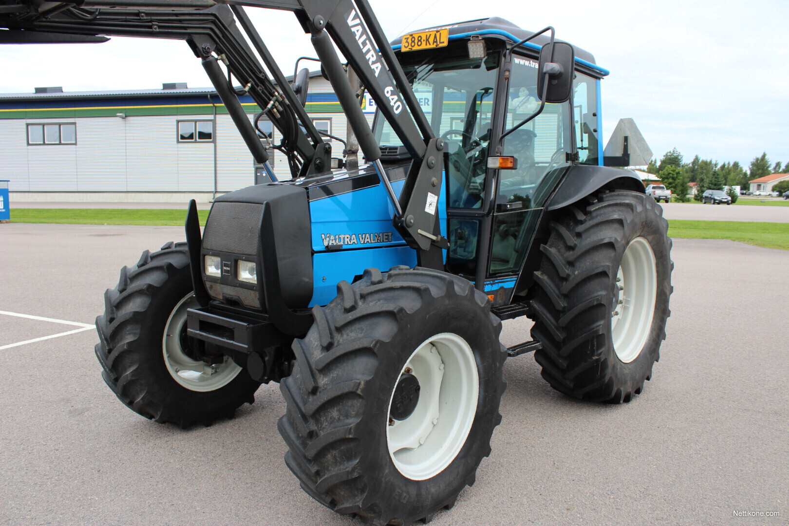 Valtra 900 ja Quicke 540 -MYYTY, SOLD- tractors, 1998 - Nettikone