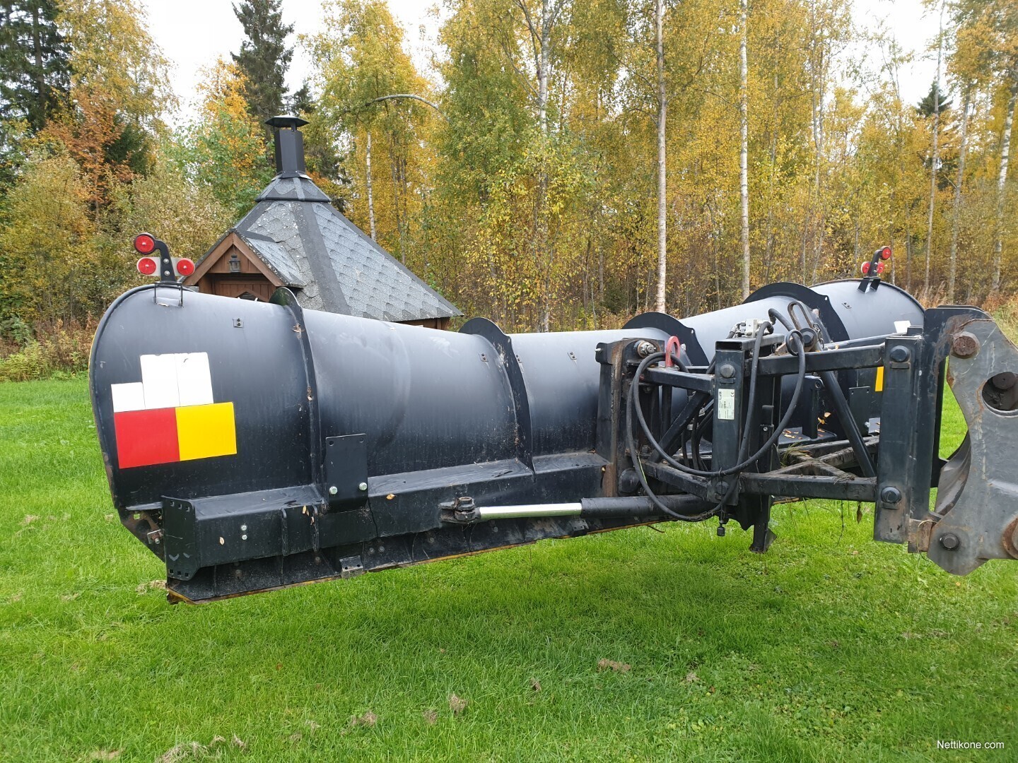 Arctic Machine 4000HMX road and snow machines, 2012 - Nettikone