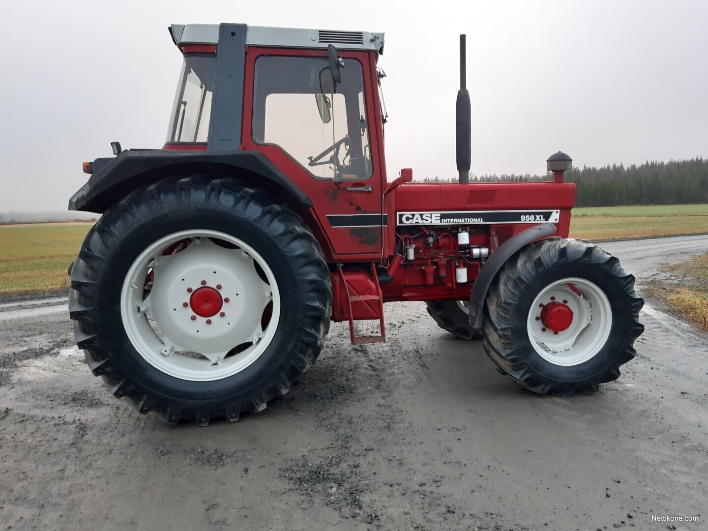 International 956XL MYYTY tractors, 1984 - Nettikone