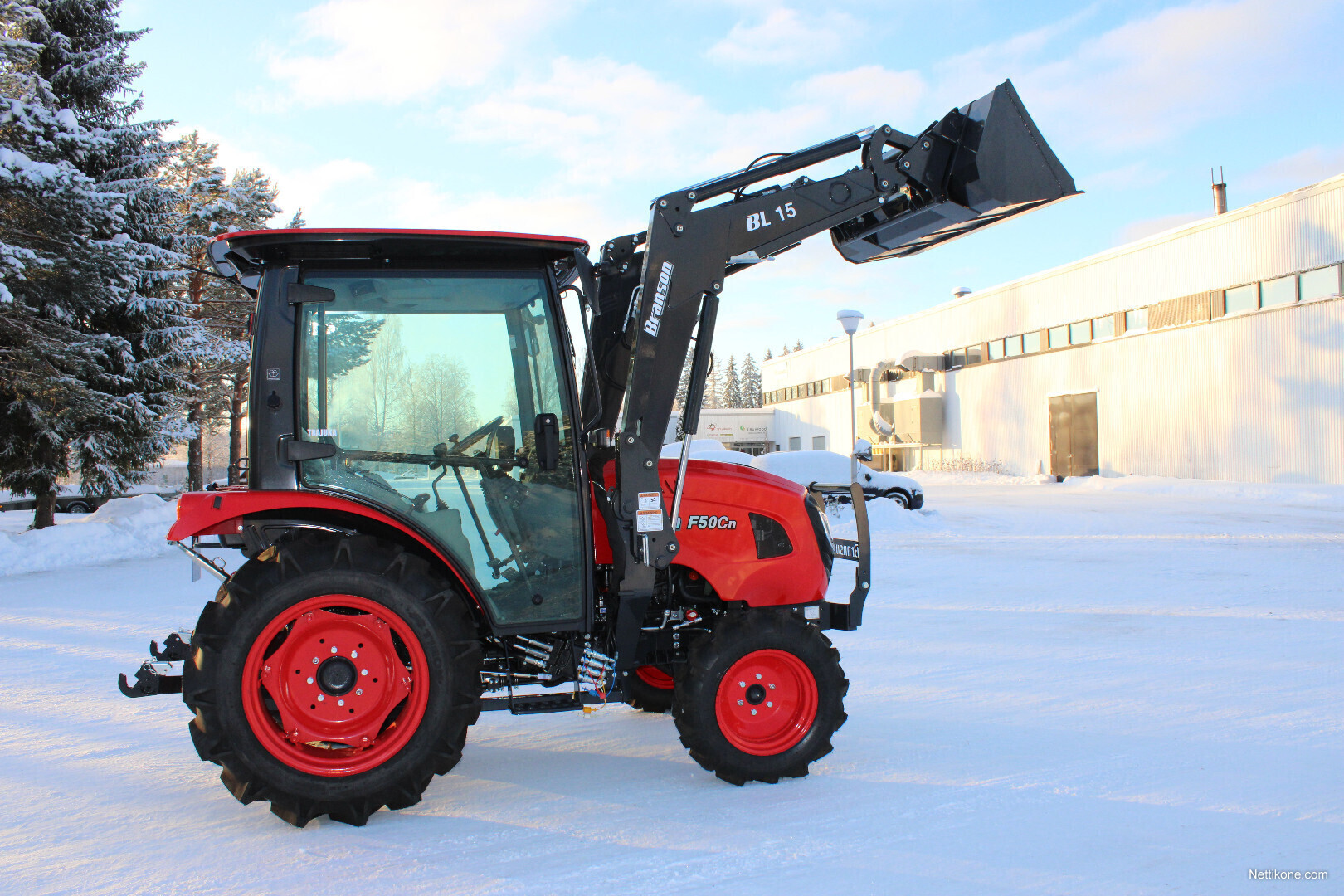 Branson TYM F50Cn, 49 hv, 12/12-vaihteisto, 4WD traktorit - Nettikone