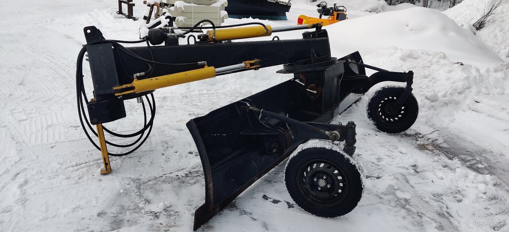 Pomarol Hydraulinen takalana,tukipyörillä road and snow machines, 2017 ...