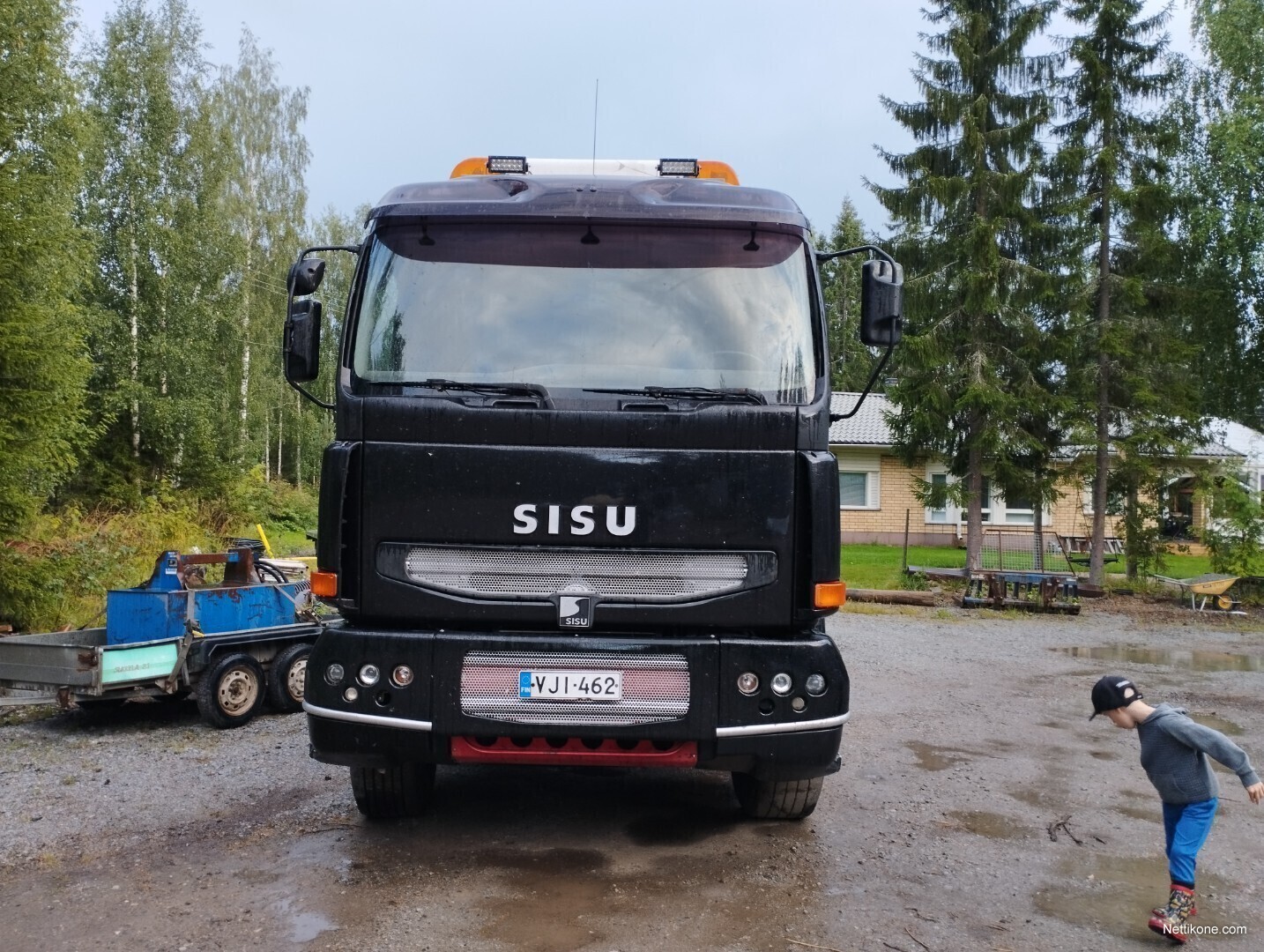 Sisu E12 kuorma-autot - Nettikone