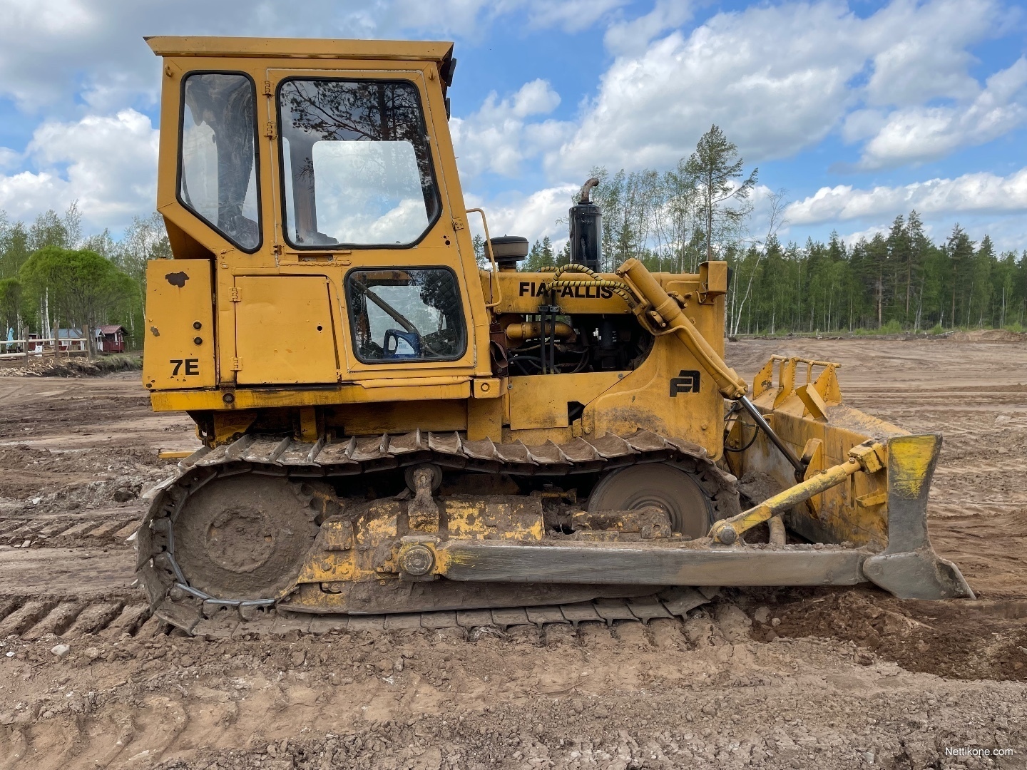 Fiat-Allis 7E (Fd 7-8b) puskutraktorit ja putkenlaskukoneet, 1982 ...