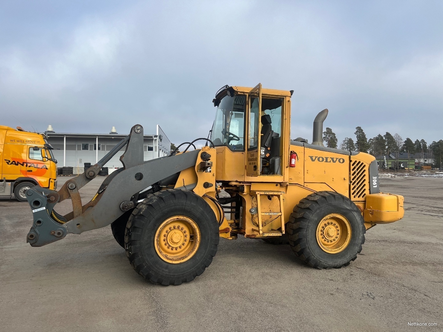 Volvo L90E pikakiinnikkeellä kuormaajat, 2004 - Nettikone