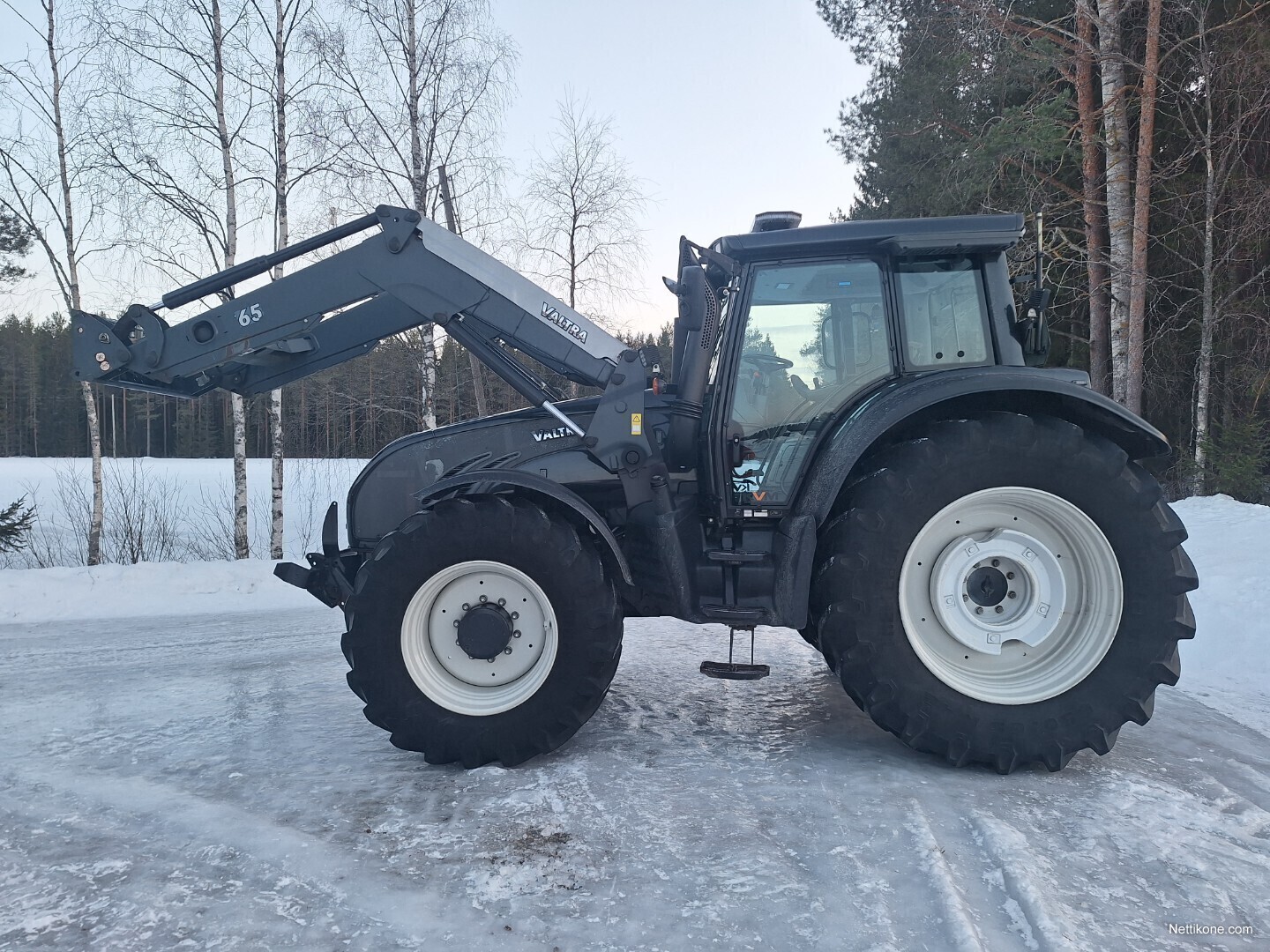 Valtra T182 versu traktorit, 2011 - Nettikone