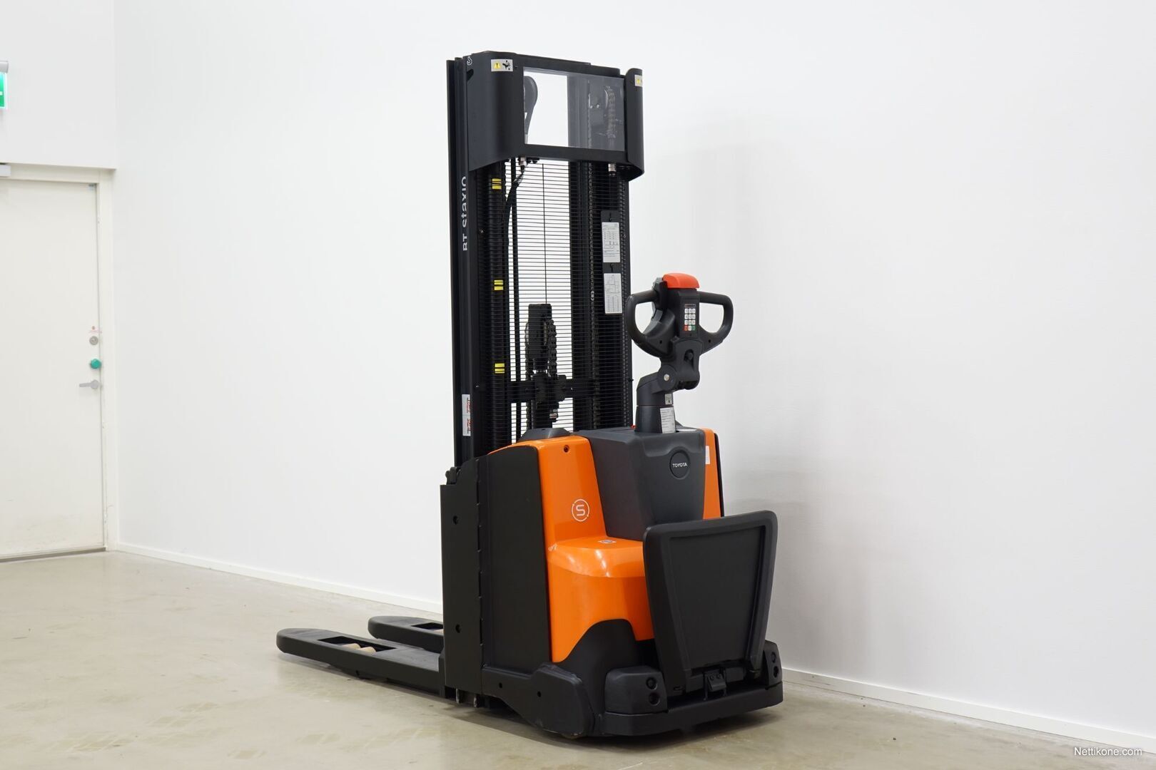 Toyota SWE120L forklift trucks, 2020 - Nettikone