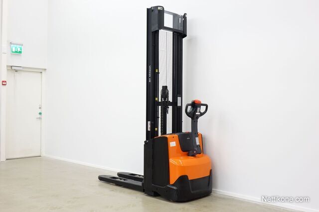 Toyota SWE120 trukit, 2018 - Nettikone