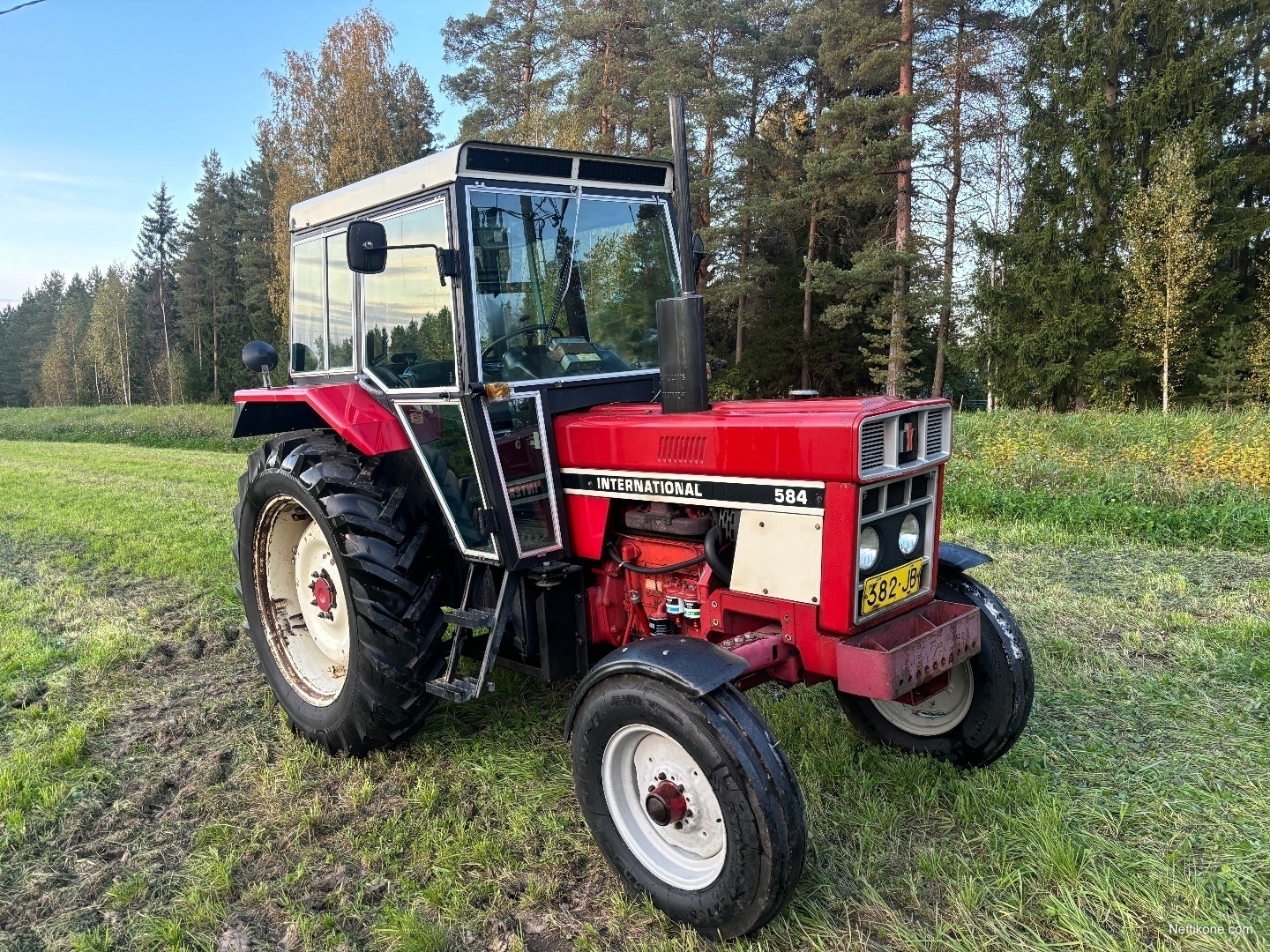 International 584 traktorit, 1982 - Nettikone