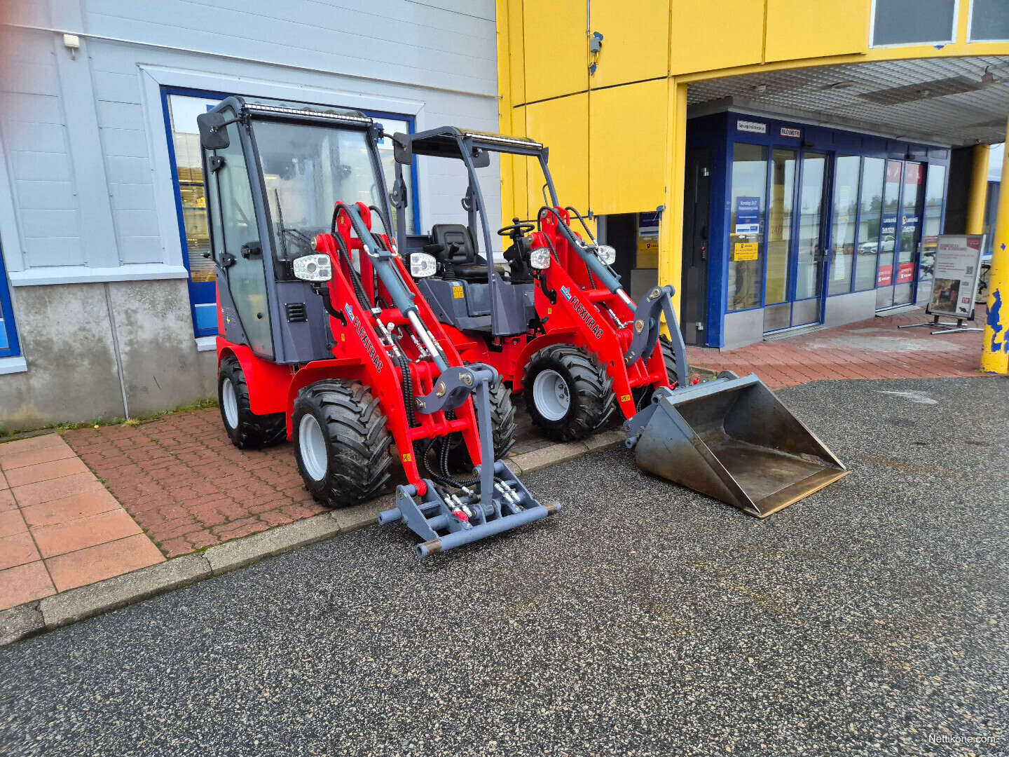 Flexitrac 1126CAB 26hv kone moneen työhön näyte kone aj.60h Pyydä ...