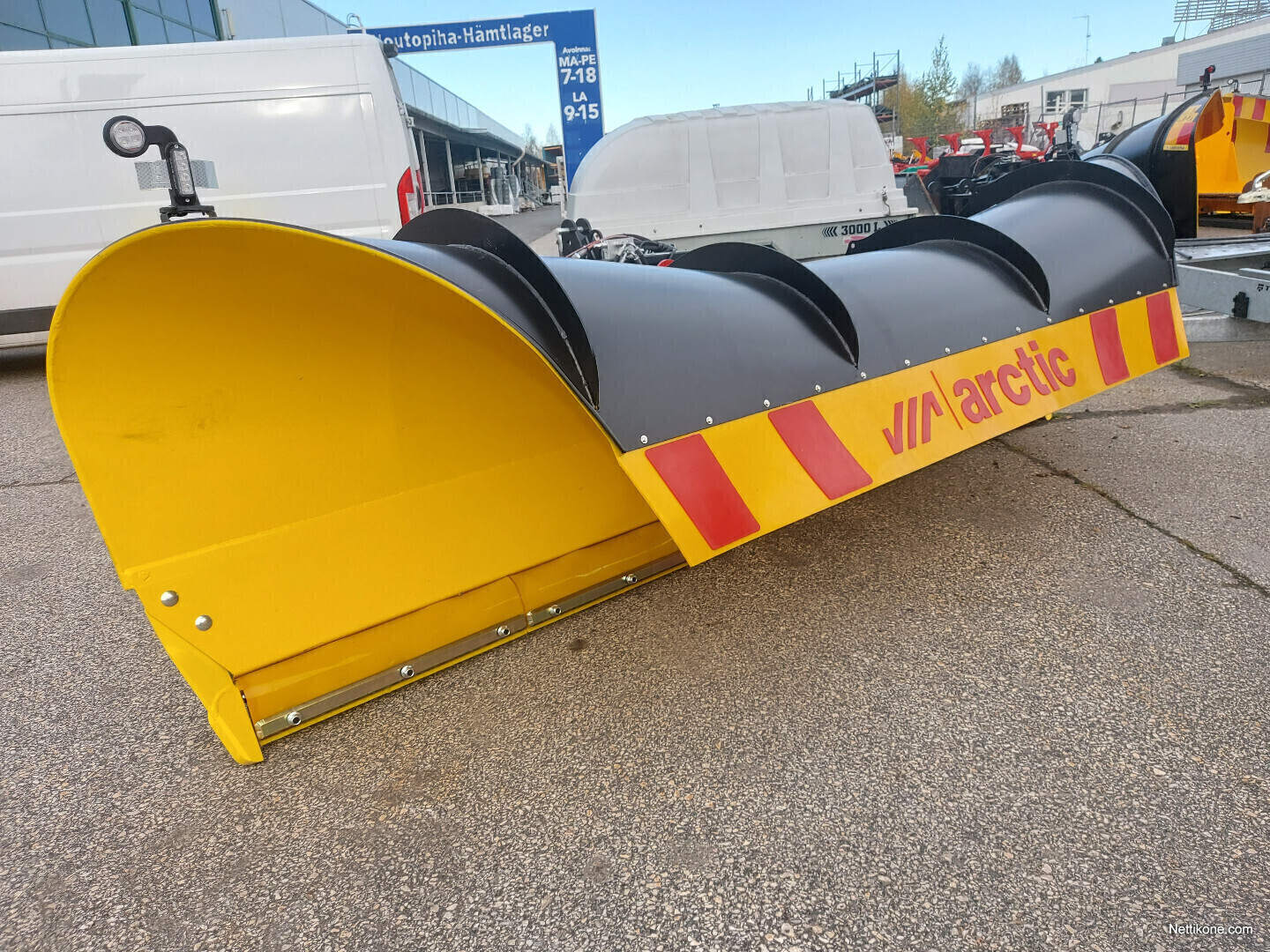 Arctic Machine AM HMX 4000 perhosaura Pyydä vaihtotarjous tie- ja ...